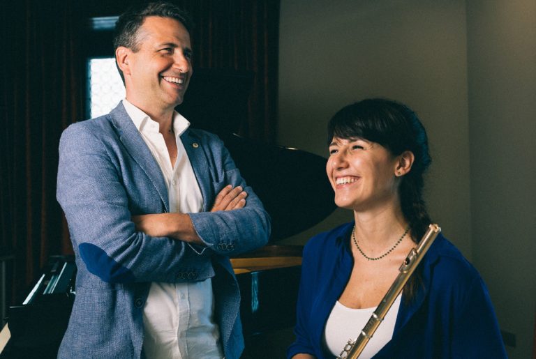 Prisma di luce osservando riflessi femminili - Il Popolo di Pordenone